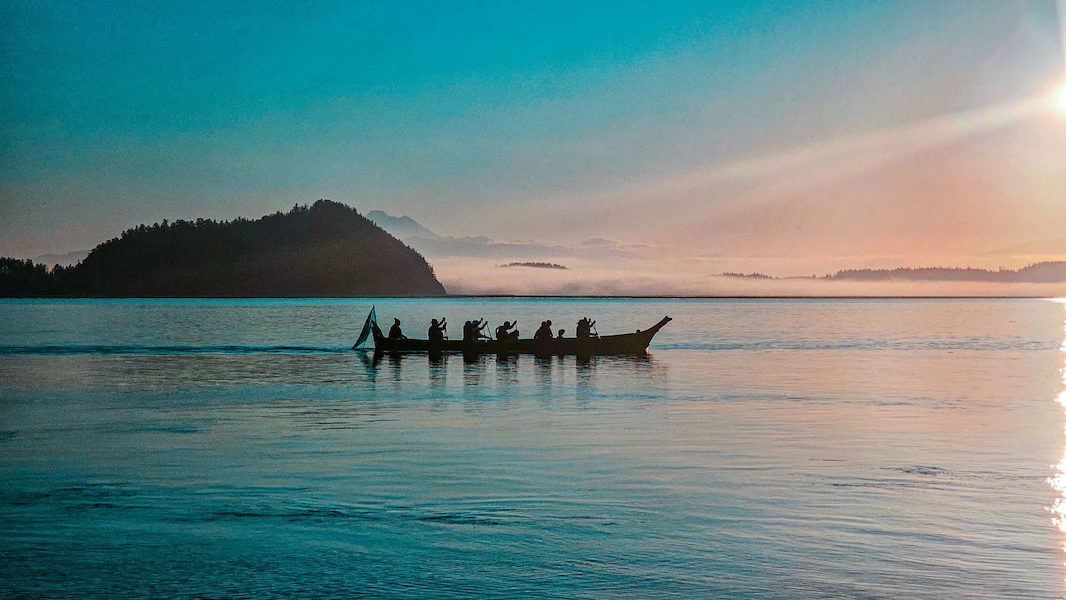 Living history: The Muckleshoot Tribe, canoes and the Salish Sea ...